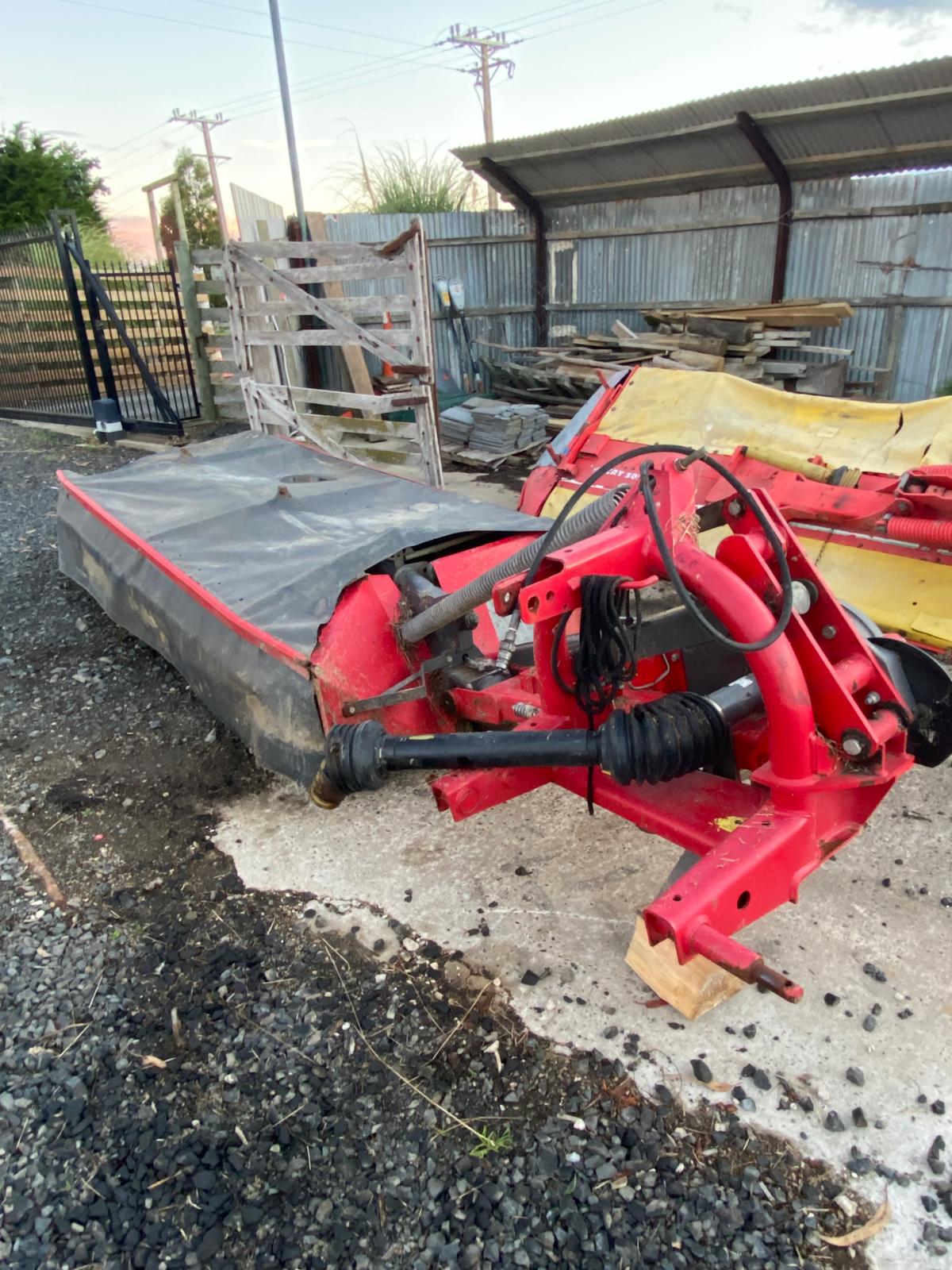 RW & KL Smaill Clearing Sale