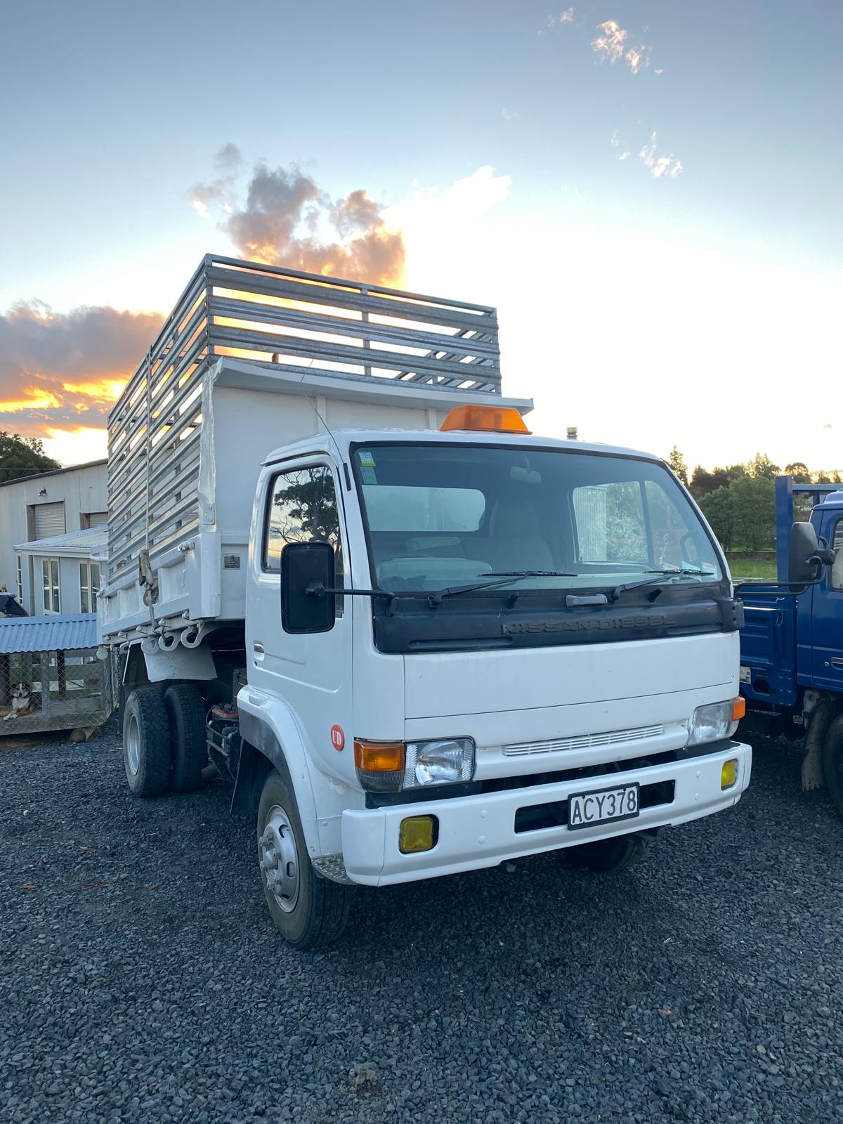 RW & KL Smaill Clearing Sale